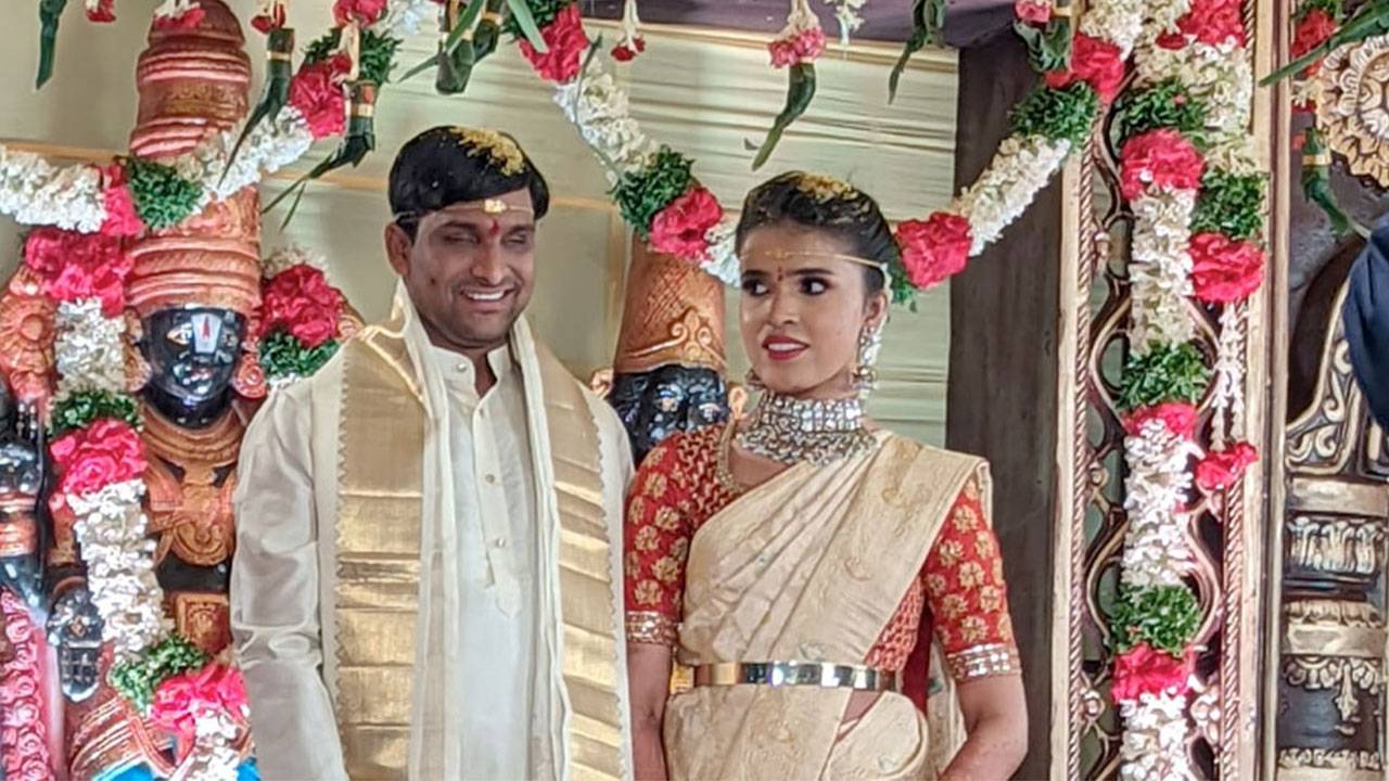 Srikanth Bolla Wife: कौन हैं श्रीकांत बोला की पत्नी स्वाति, आईये जाने ...